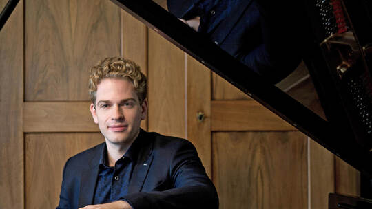 Monumental und voller Magie: Starpianist Joseph Moog kommt nach ...
