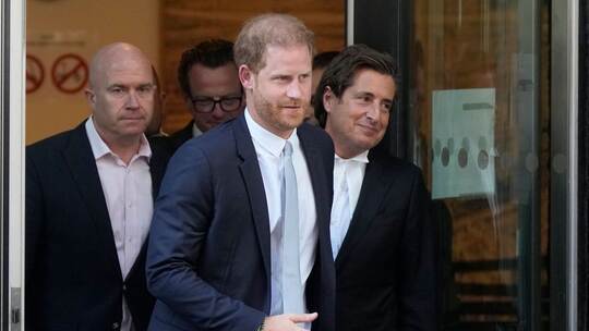 Verfahren von Prinz Harry kostet wohl 45 Millionen Euro - Show-Biz ...