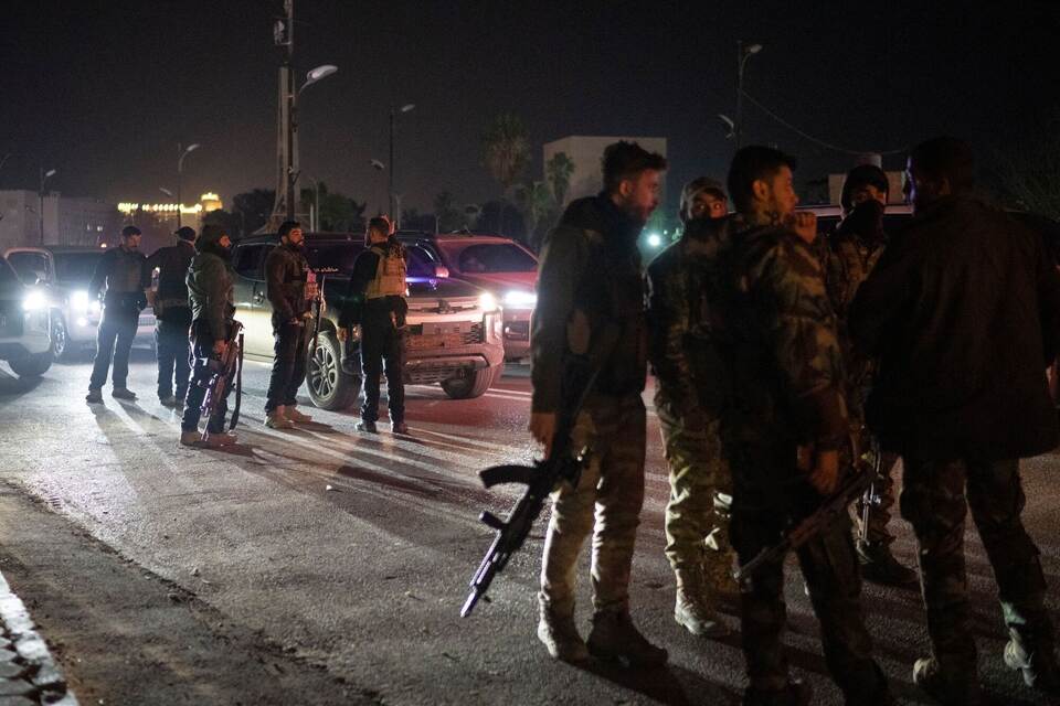 Proteste in Syrien - Tote bei Festnahme von Ex-Offizier - Politik ...