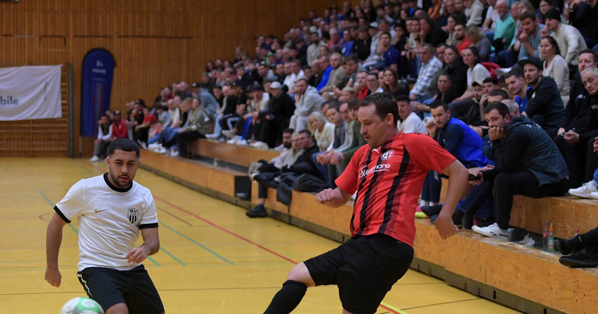 Fußballzauber bei 34. Auflage des Hahn-Cups in Fritz-Erler-Halle in ...