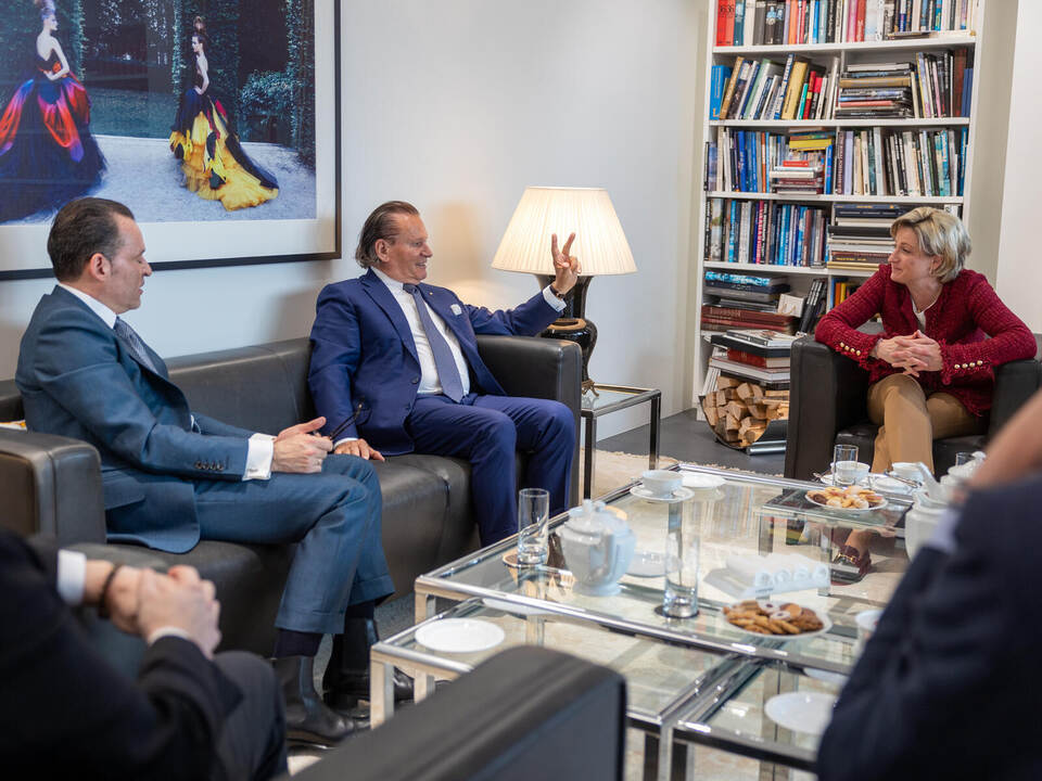 Besuch von Wirtschaftsministerin Nicole Hoffmeister-Kraut: La ...