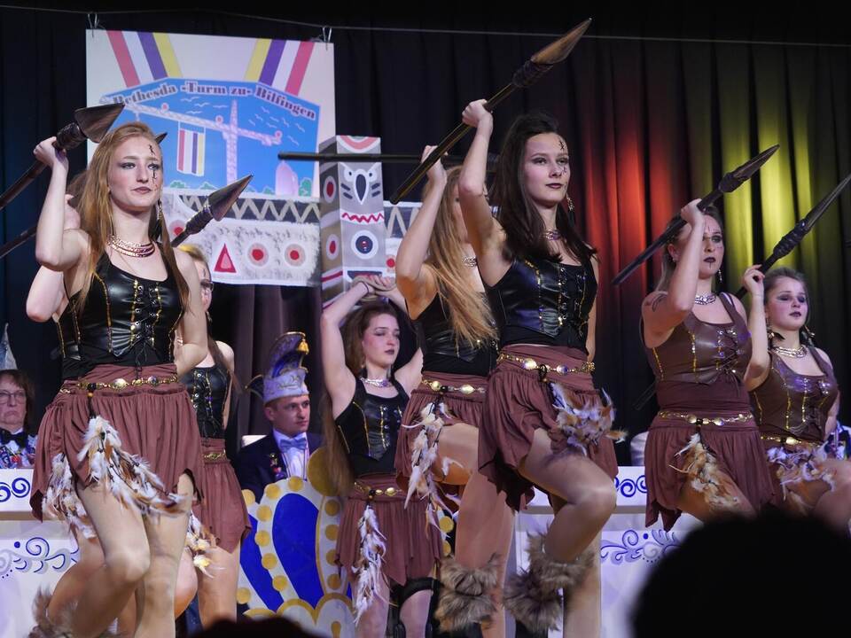 Bilfinger Narren glänzen bei zwei Prunksitzungen und stellen neuen ...