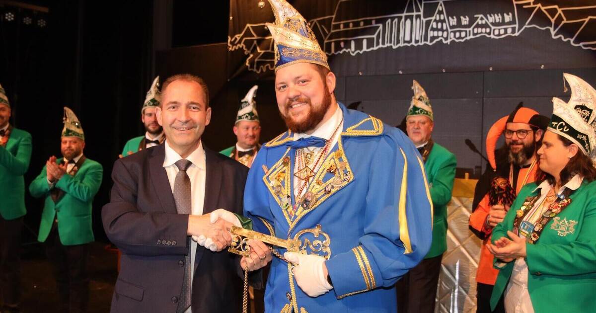 Tiefenbronner Fasnet im Exil: Carnevalsverein feiert närrisches ...