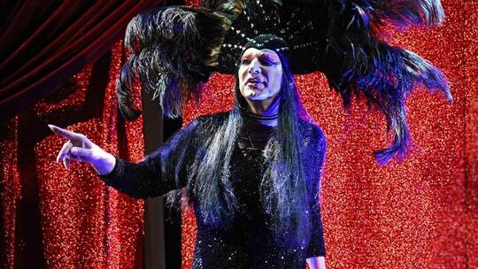 Im PZ-Interview: Schauspieler Jens Peter über die Rolle der Drag-Queen ...