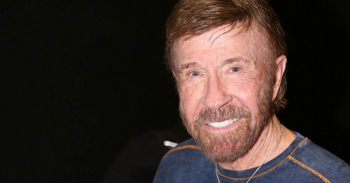 Trump-Fan und Waffennarr: Action-Star Chuck Norris wird 85 - PZ-news.de ...