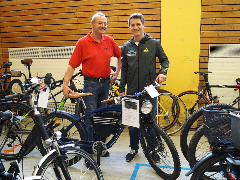 Anteil der E-Bikes verdoppelt: Großes Interesse beim Fahrradmarkt in ...