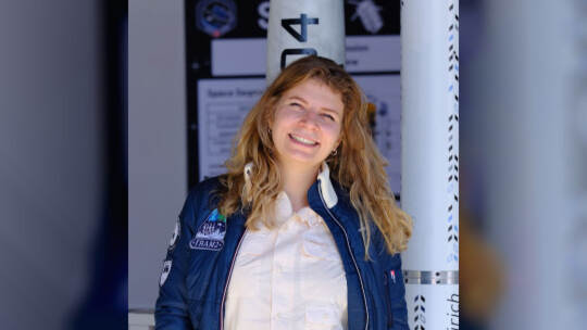 Rabea Rogge soll als erste deutsche Frau ins All fliegen - Service ...