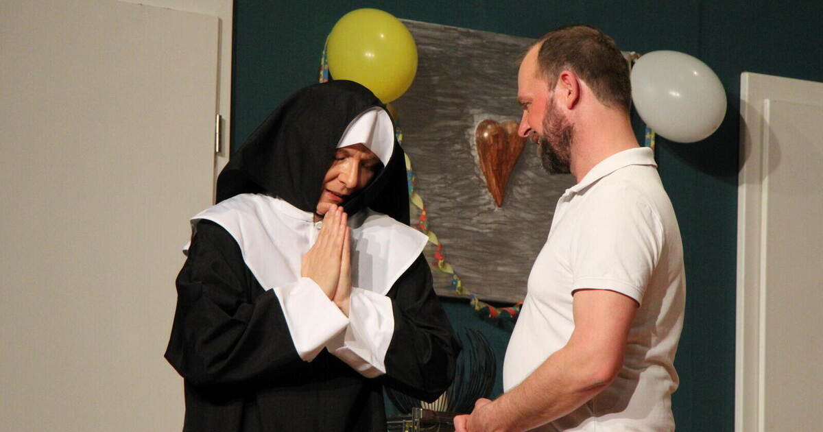 Theaterpremiere der "Baliederle" in Engelsbrand sorgt für viel Spaß ...
