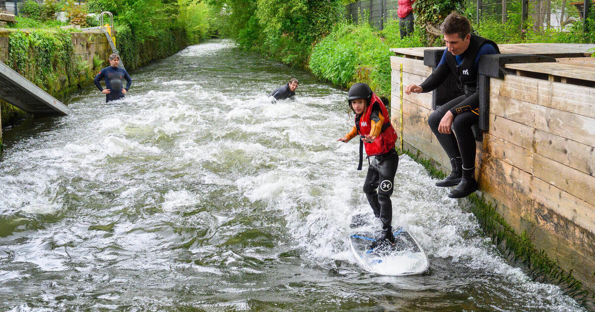 Surfen mitten in Pforzheim beim „Open Surf & Arts Event“ - dabei gab es ...