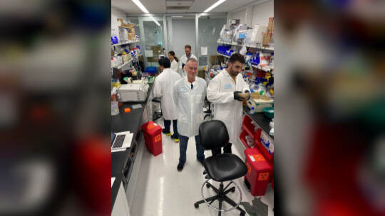 Durch Hunderte Bisse zu Mittel gegen Schlangengifte gelangt - Service ...