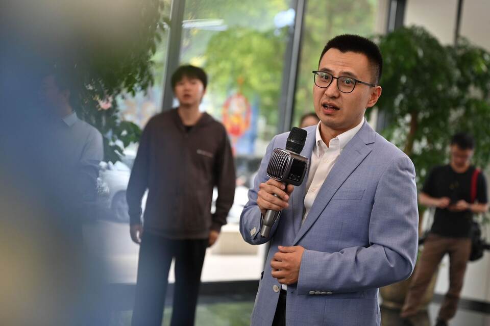 Vom Labor in die Realität: Wo China Roboter einsetzen will - Service ...