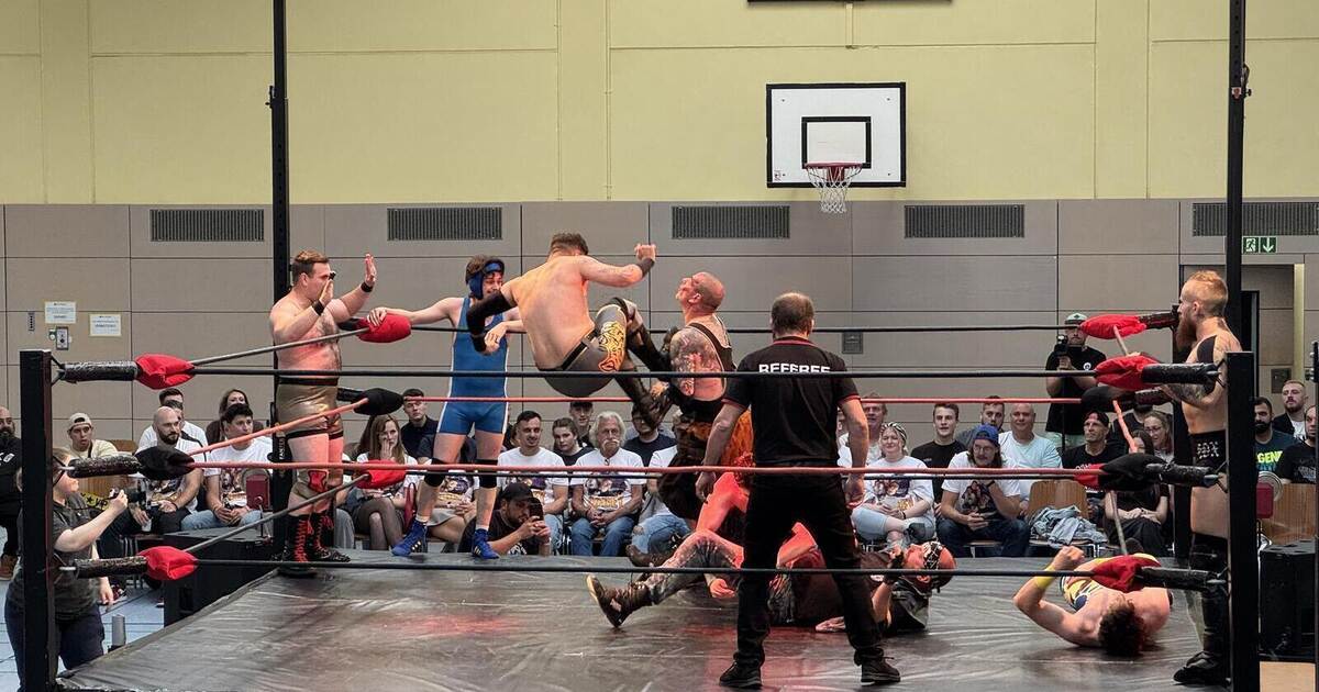 Team Kodex kassiert eine Klatsche: 400 Besucher fiebern in Calmbach bei Wrestling-Show mit ...