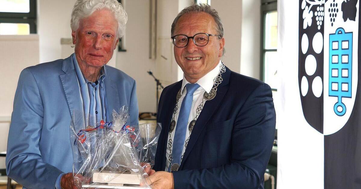 Persönlichkeit mit wachem Geist: Oberderdingen würdigt Frank Straub ...