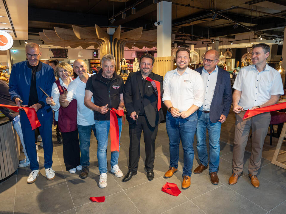 Zahlreiche Kunden: Neue Birkenfelder Markthalle hat eröffnet - Region ...