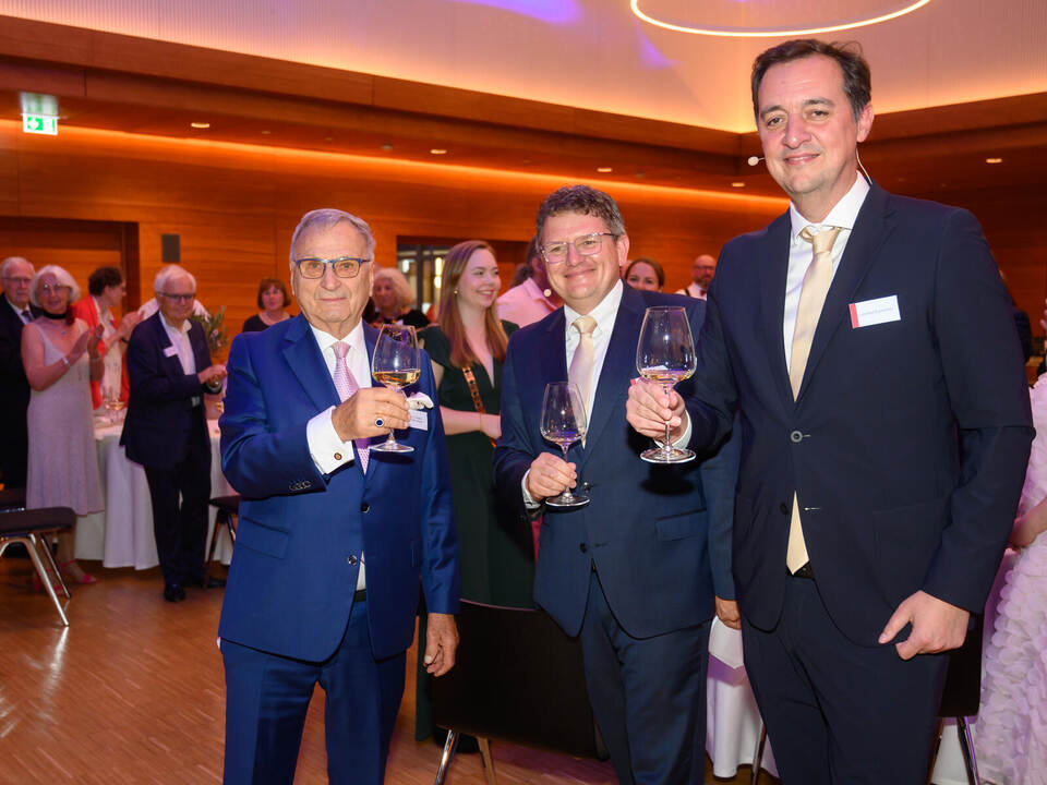 Ein Hoch auf die Freundschaft: 50 Jahre Freundeskreis der ...