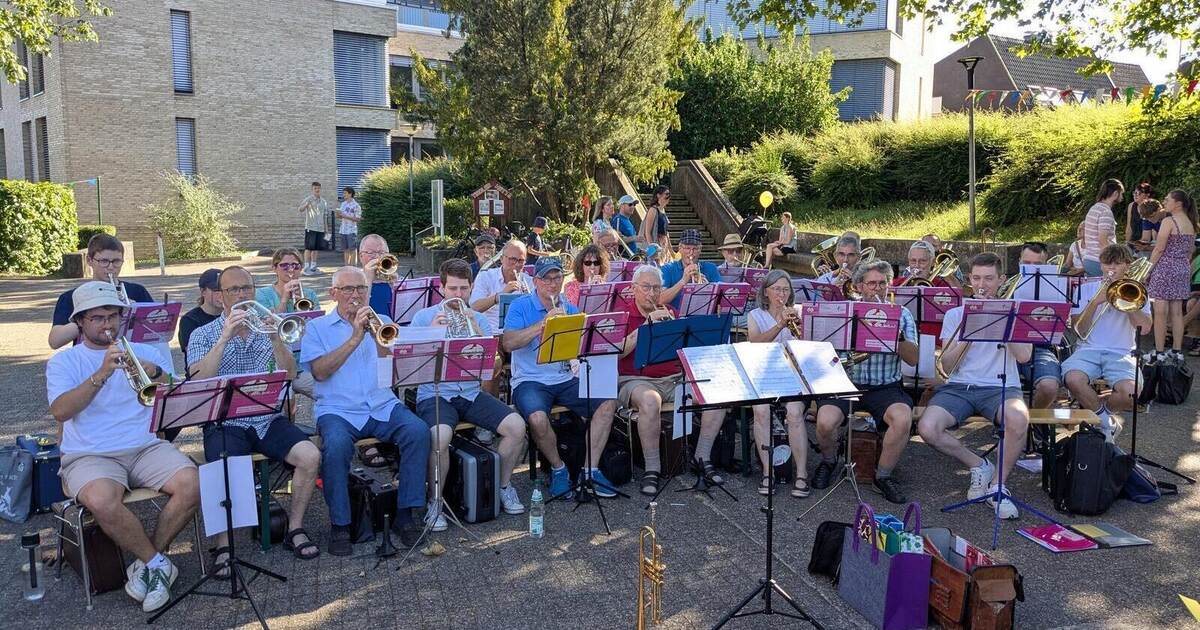 Verschiedene Chöre, das Lukasorchester und der Posaunenchor ...