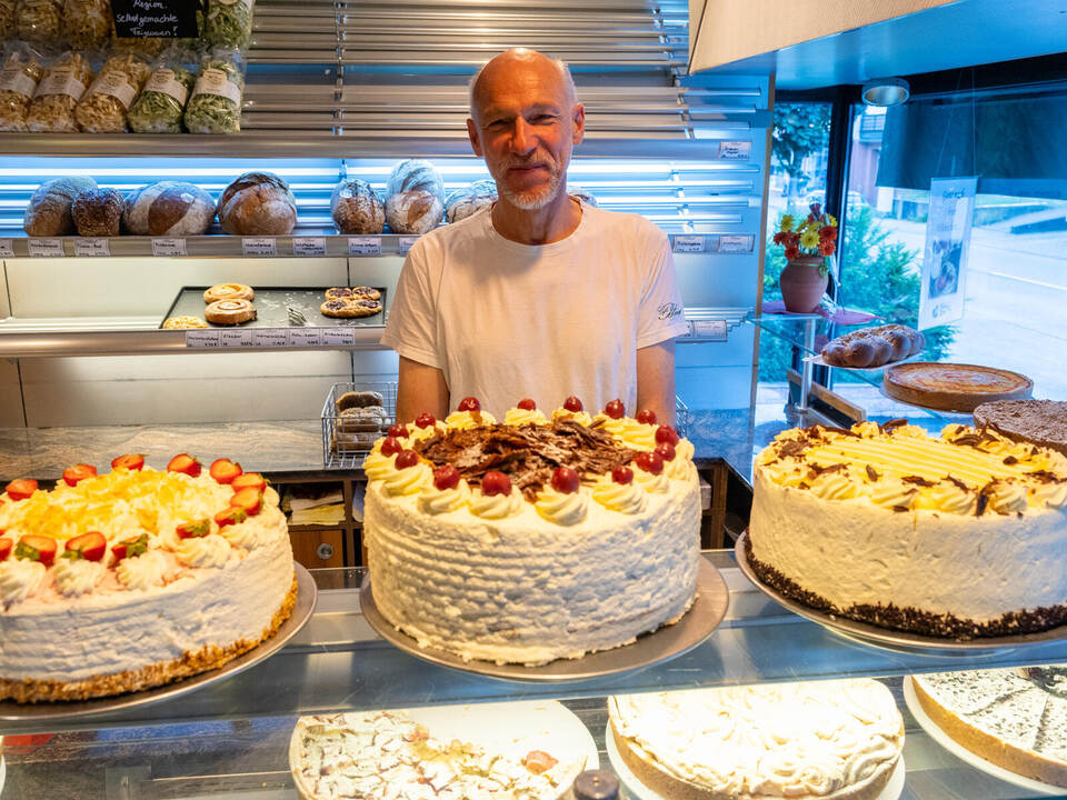 Tortenbäckerei seit über 70 Jahren: Ins Café Blaich nach Höfen reisen ...