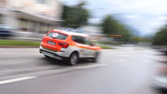 Vater erfasst Neugeborenes auf Parkplatz - Baby stirbt - Baden-Württemberg - Pforzheimer-Zeitung