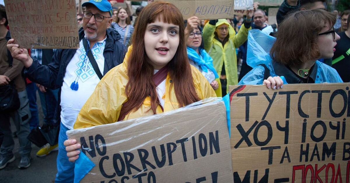 Ukraine: Festnahmen wegen Korruption bei Drohnen-Kauf - Politik ...