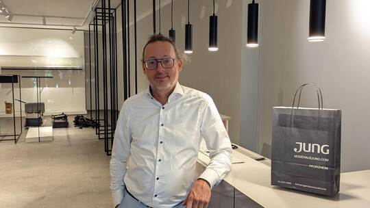 Neueröffnung zwischen Thalia und Fielmann in Pforzheim: Jung eröffnet ...