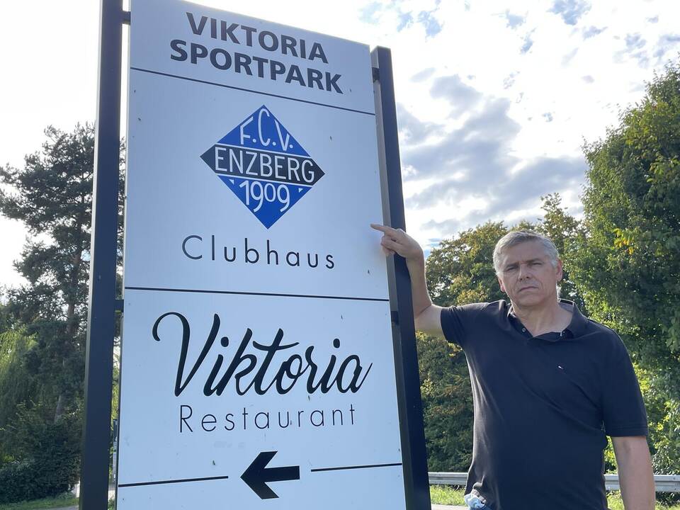 Suche nach Enzberger Sportplatz: Rettungswagen des DRK schon wieder auf ...