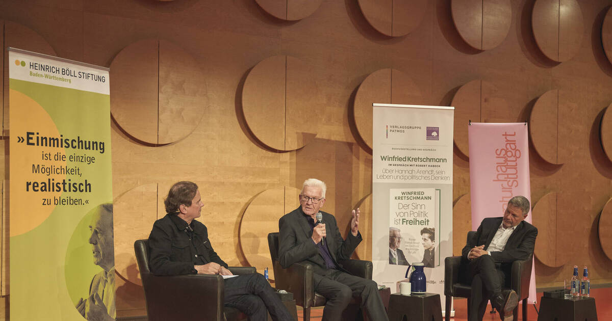 Ministerpräsident Winfried Kretschmann stellt in Stuttgart neues Buch ...