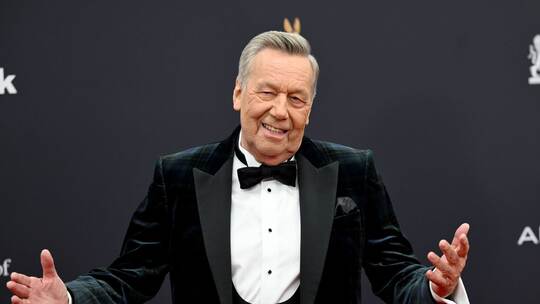 Ehre für das Lebenswerk - Bambi für Roland Kaiser - Show-Biz ...