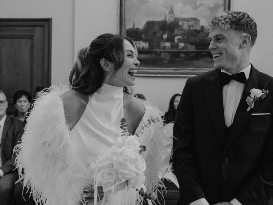 Frisch verheiratet: Pforzheimer Fußballprofi Robin Hack ist nun unter ...