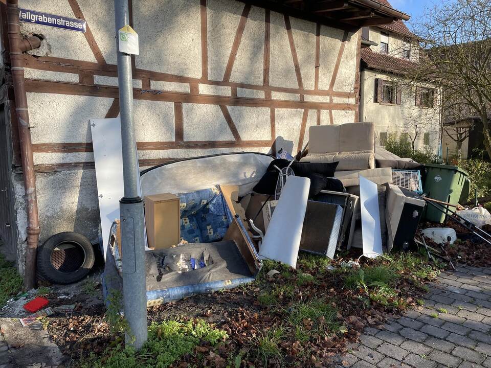 Müllprobleme und Polizeieinsätze: Anwohner im Ötisheimer Ortskern ...