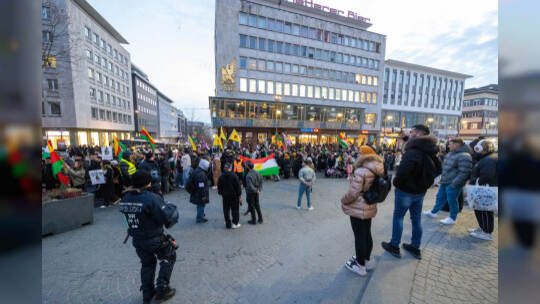Kurdische Demonstration mit über 500 Teilnehmern in Bildern ...