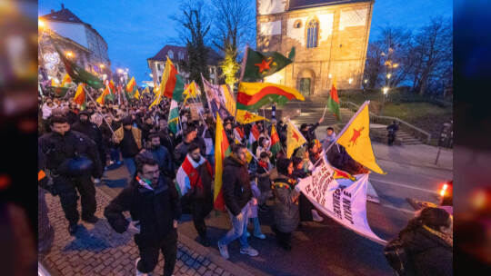 Kurdische Demonstration mit über 500 Teilnehmern in Bildern ...