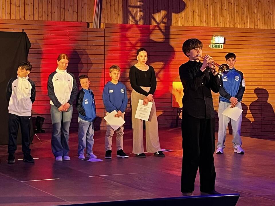 „Straubenhardt feiert“: 800 Gäste erleben große Show und Ehrungen ...