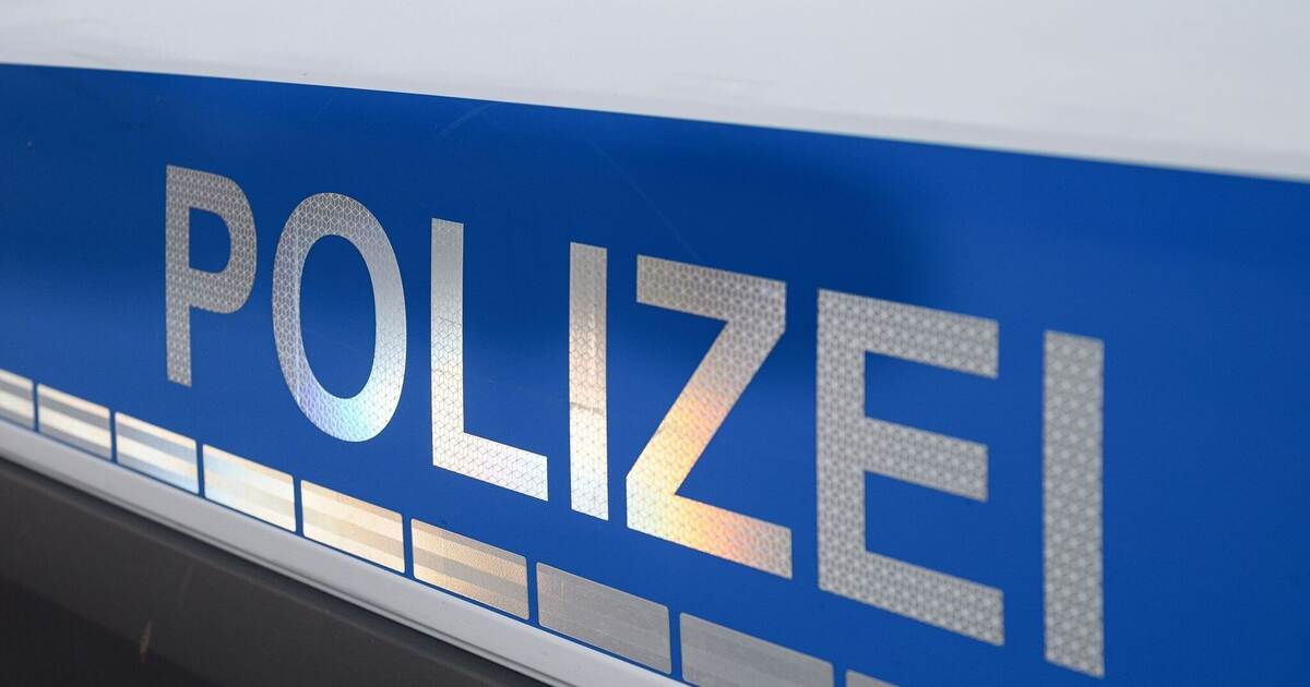 Kontrolle verloren: Auto surft 30 Meter über Leitplanke - Baden ...