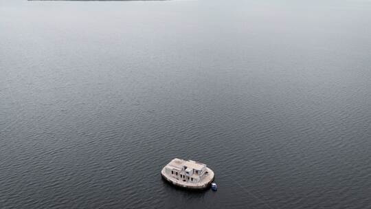Mit Vogelkot und Rost: Mini-Insel vor Rügen wird versteigert - PZ-news ...