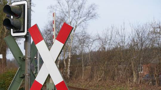 Kind auf Tretauto sorgt für Vollbremsung von Zug - Baden-Württemberg ...