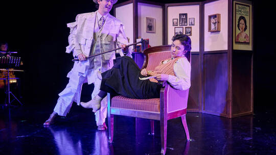Eine junge Frau schreibt sich frei: Musical „Daddy Long Legs“ von Paul ...