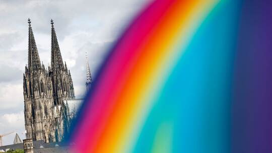 CSD in Köln: Warum «Flirty Flamingo» auf die Straße geht - PZ-news.de ...