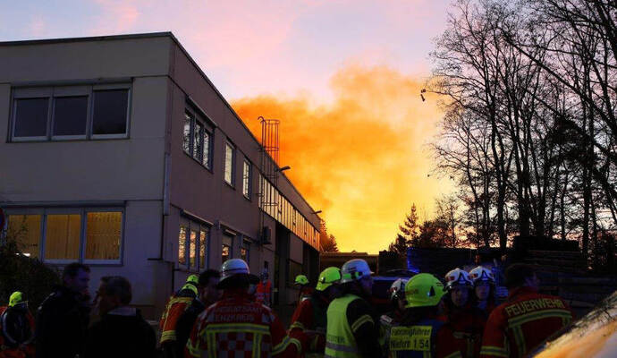Kampf gegen giftige Gase: Chemieunfall in Wimsheimer Firma
