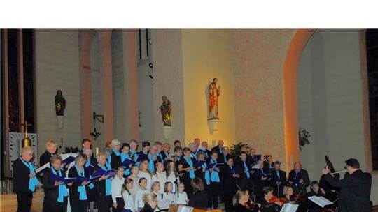 Erhebendes Kirchenkonzert der Ersinger Chöre - Region - Pforzheimer-Zeitung