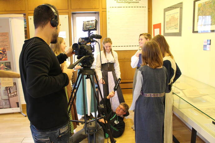 Knittlinger Schüler drehen Film über Faust - Bildergalerie ...