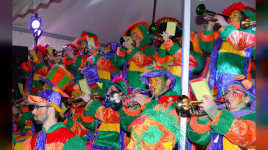 "Kieselbronn stand Kopf" - Gugge-Musiken em Flägge, Rathaussturm und ...