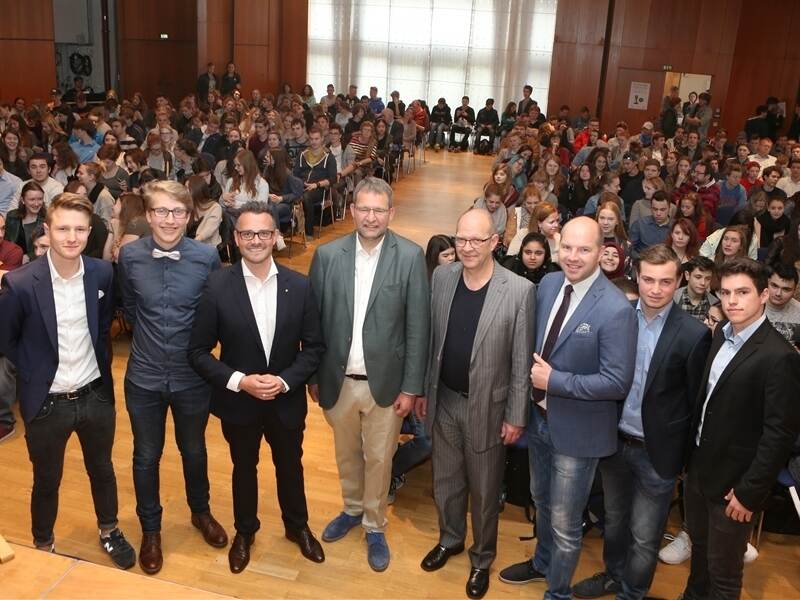 Finale eines Wahlkampfs: Die Jugend testet die Kandidaten - Pforzheim ...