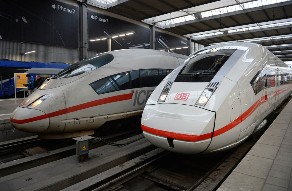 In einer Reihe mit Adenauer und Brandt: Neuer ICE 4 wird nach ...