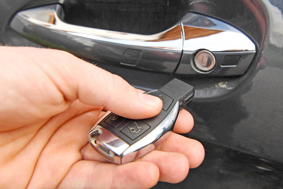 Keyless-Go-System hilft Autodieben, Audi Q5 und Mercedes SL zu stehlen ...