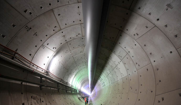 160 Meter Beton und Stahl blockieren den Tunnel in Rastatt ...