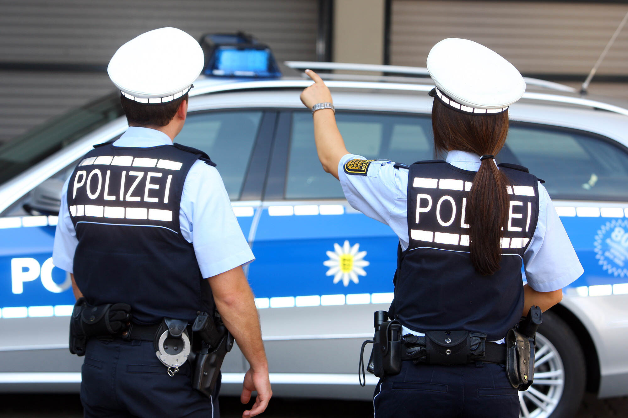 Ladendieb entkommt und täuscht anschließend Raub bei Polizei vor ...