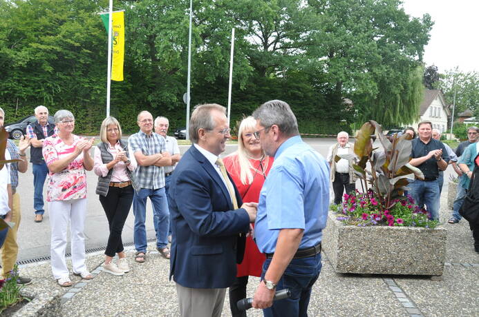 Bürgermeister Werner Henle in Ötisheim wiedergewählt - Bildergalerien ...