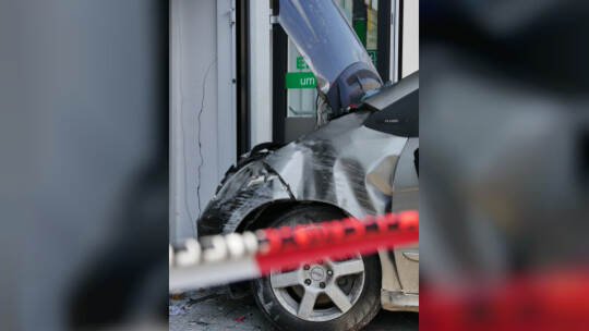 Spektakulärer Unfall in Bretten - Bildergalerie - Pforzheimer-Zeitung