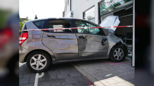 Spektakulärer Unfall in Bretten - Bildergalerie - Pforzheimer-Zeitung