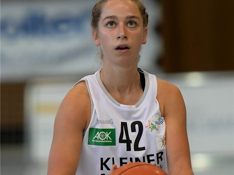 PZ-Interview mit Emma Stach, Neuzugang bei den Rutronik Stars Keltern ...